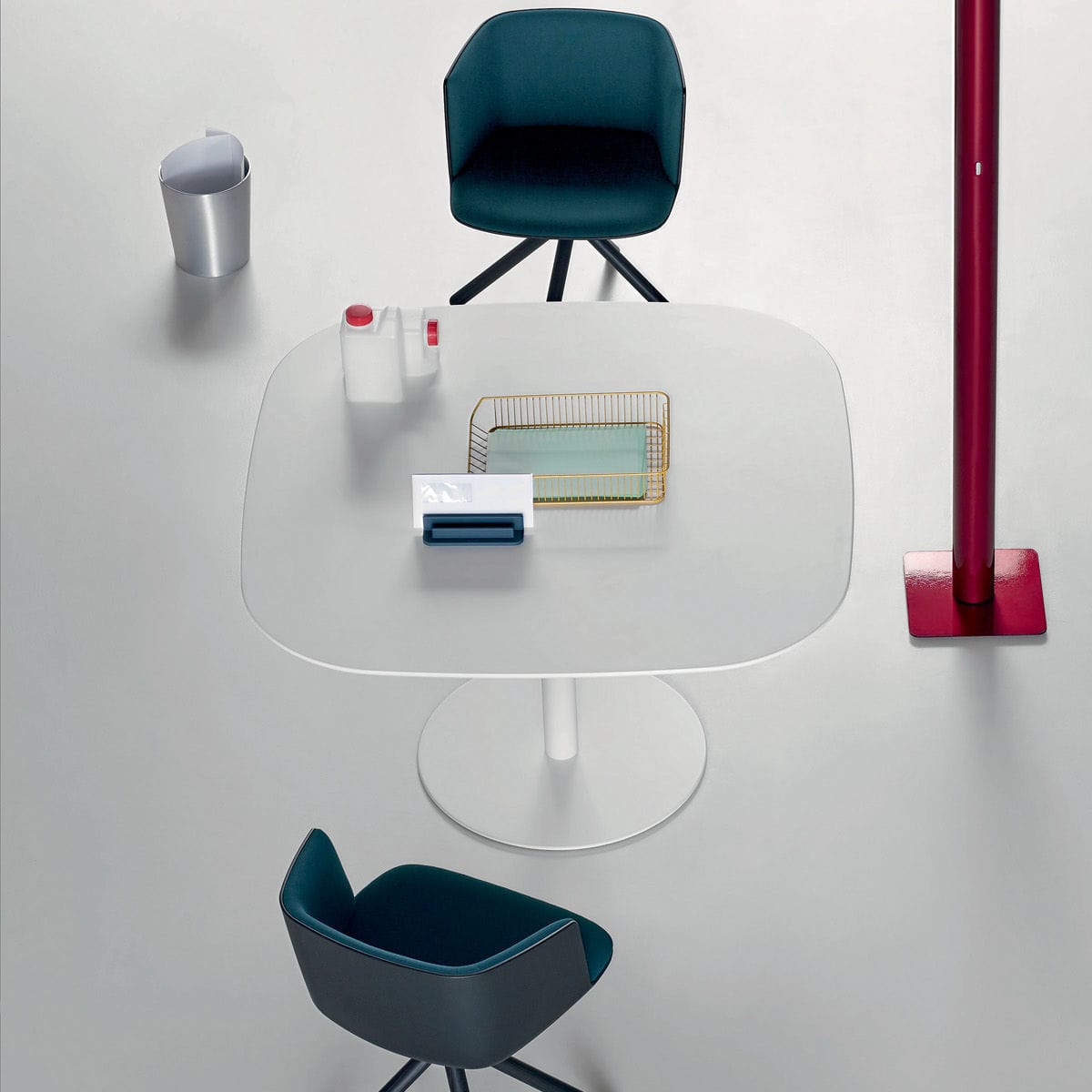 Contemporary table - RONDO' - Lapalma - wooden / laminate / linen