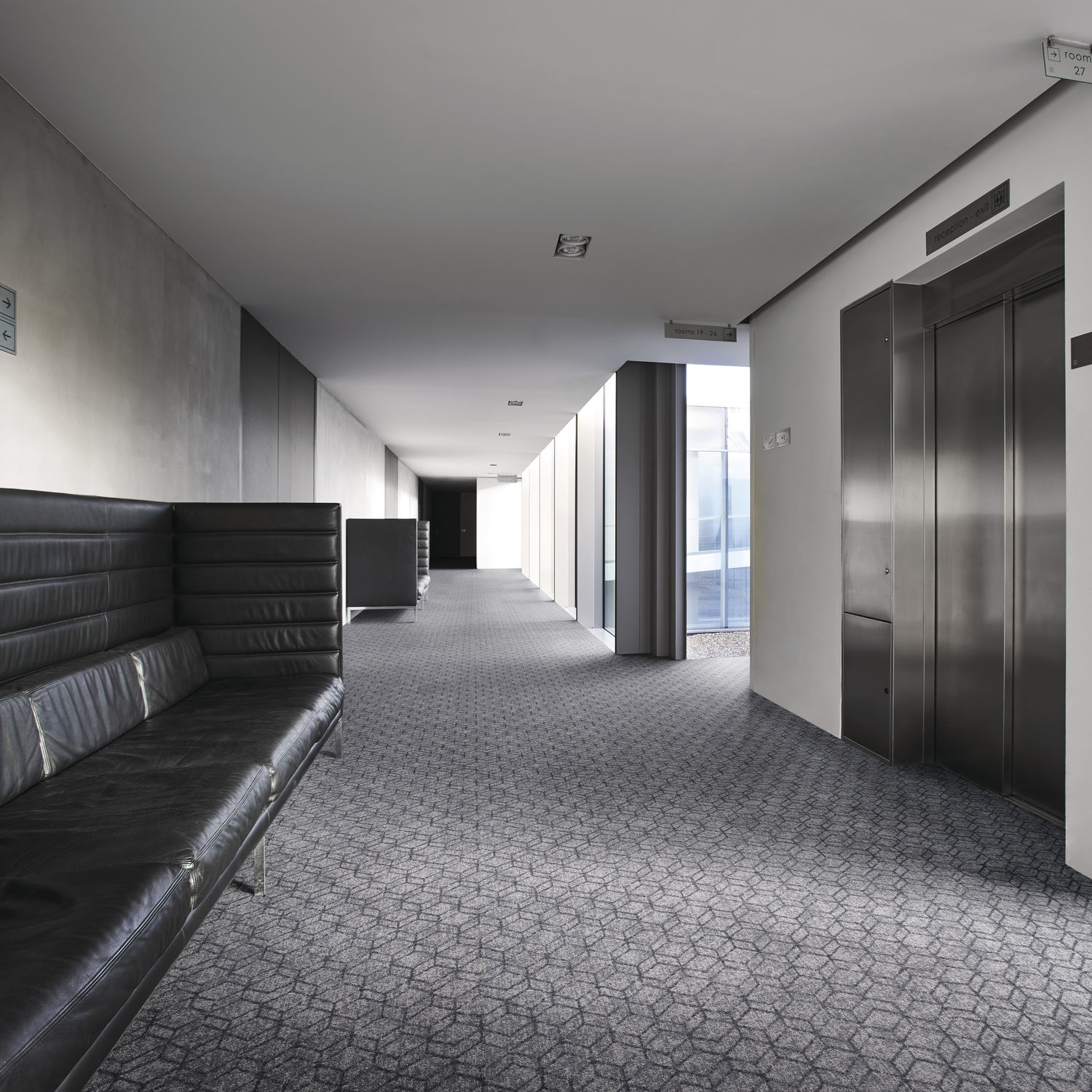 Tufted carpet - ECHO - Balsan - nylon / commercial / geometric pattern