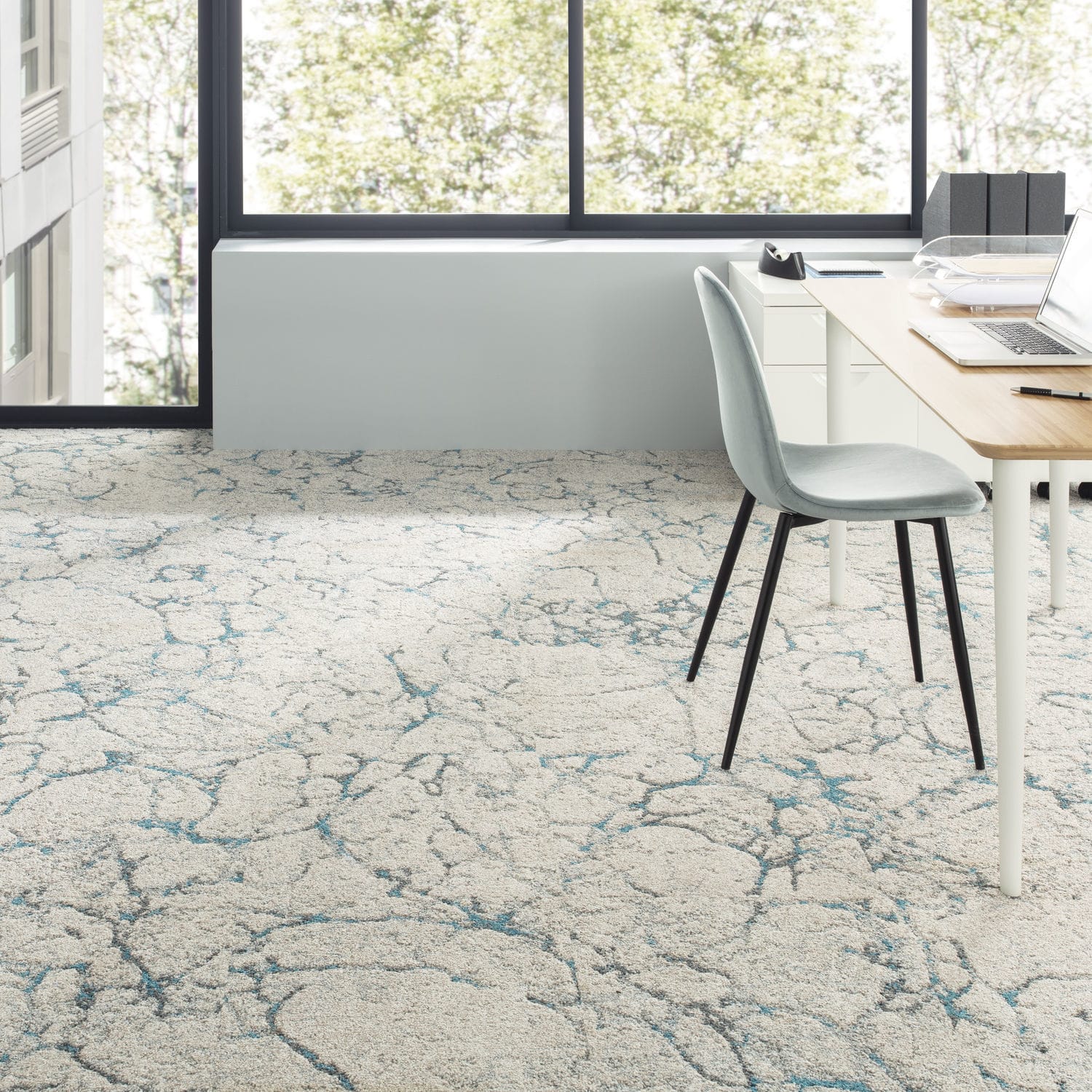 Loop pile carpet - BALTIQUE HD - Balsan - structured / nylon / commercial