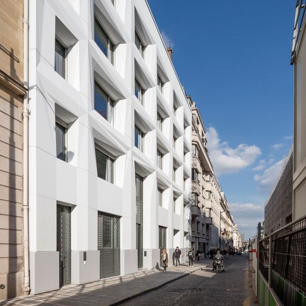 Panel cladding - Glacier White - CORIAN - Corian® / Solid Surface ...