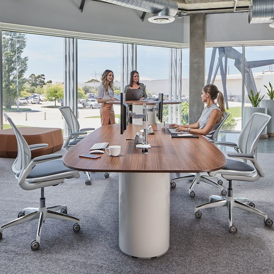 Contemporary work table - Agile - schiavello - oak / painted wood ...