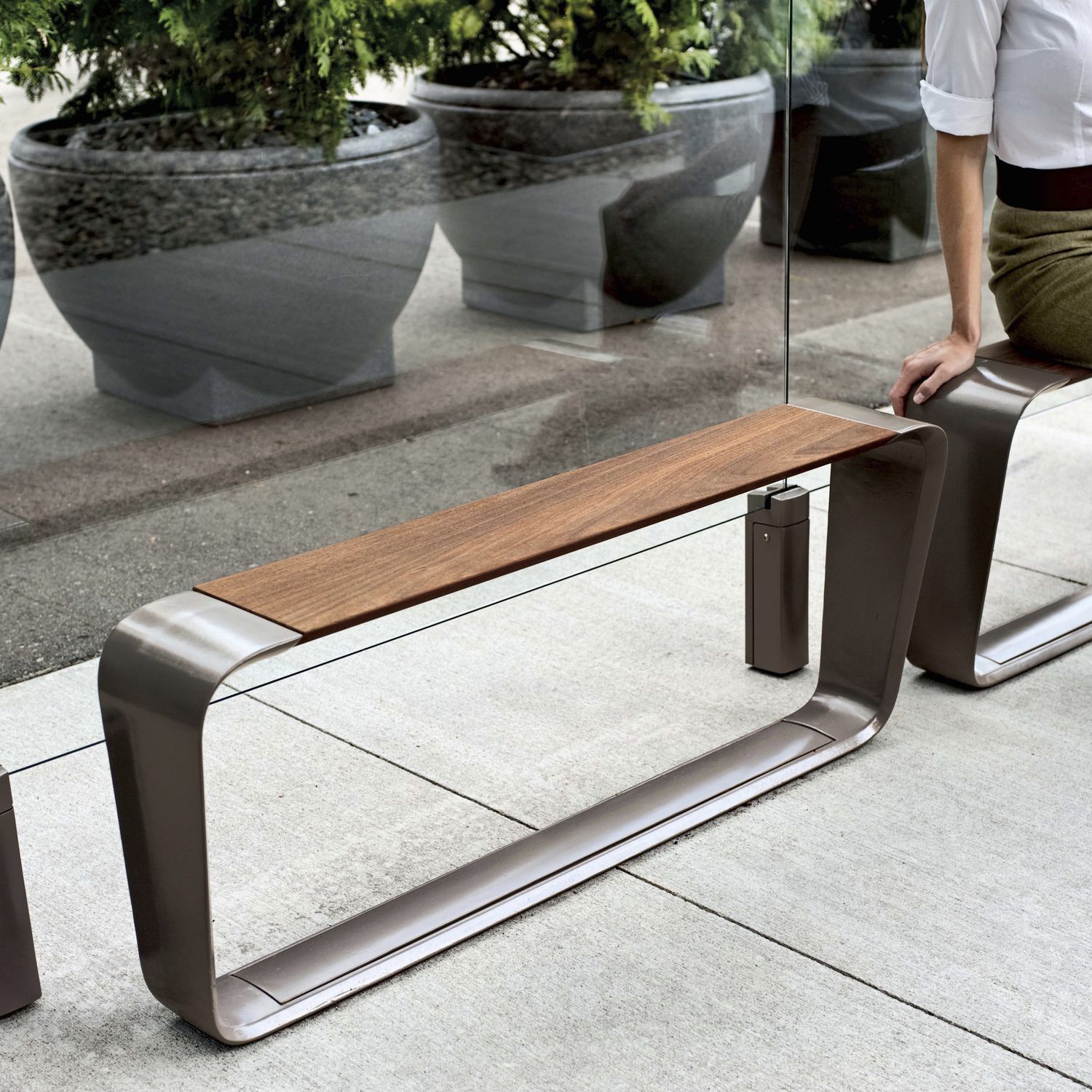 Contemporary public bench - METRO40 : CONNECT RAILS - landscapeforms ...