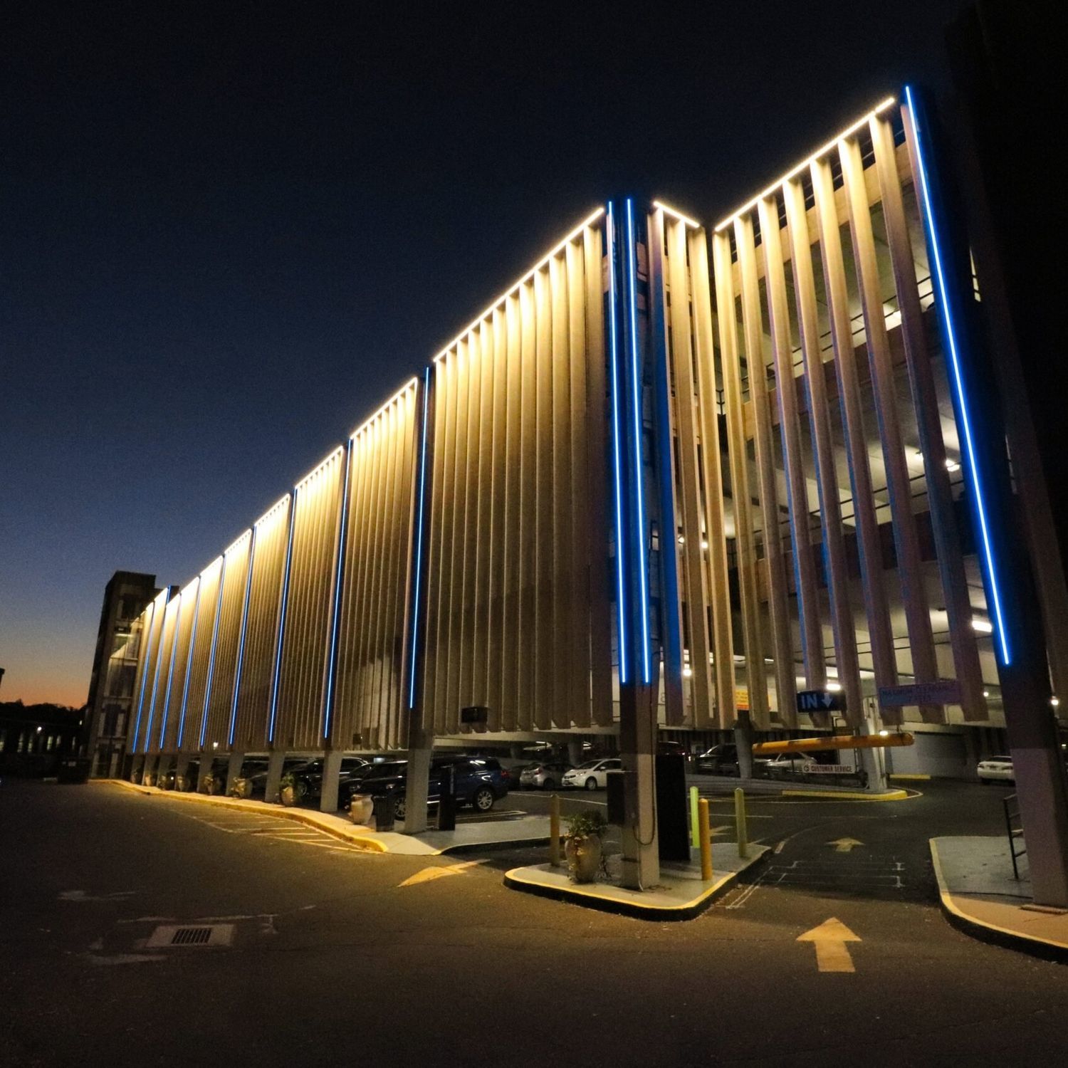 Surface-mounted light fixture - PROPOINT LINEAR - Traxon Technologies ...