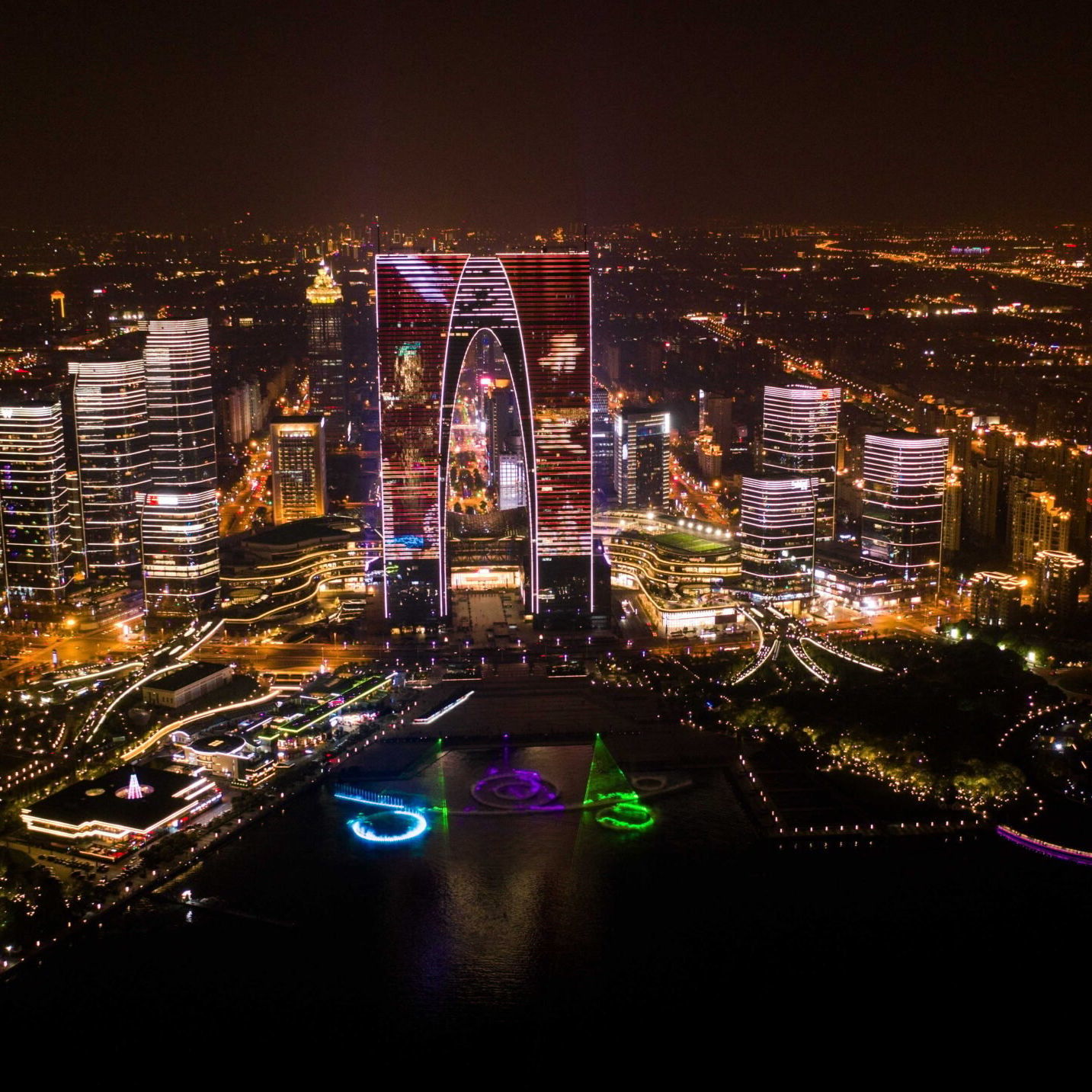 IP66 floodlight - MEDIA TUBE® HO - Traxon Technologies - RGB LED / home ...