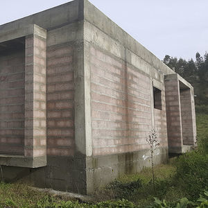 Fiber-reinforced concrete block - A Cimenteira do Louro - hollow / for ...
