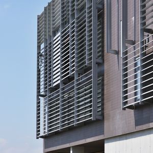 Metal solar shading - XL 500 - Soltec - wooden / ceramic / for facade