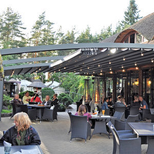 Self-supporting pergola - RUBY - BYART GROUP - wall-mounted / aluminum ...