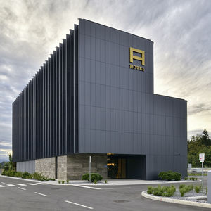 Panel cladding - BASE HOTEL - ALUCOBOND - aluminum / composite ...