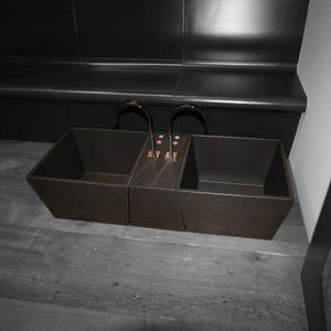 Ceramic foot bath - All architecture and design manufacturers