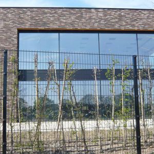 Wire mesh fence - BETAVIEW 25 - Betafence International - commercial ...