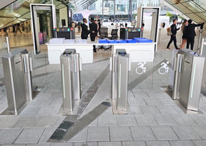 Access control speed gate - SPEEDSTILE FP GLIDE - GUNNEBO ENTRANCE ...