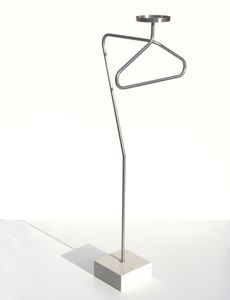 Floor-mounted valet stand - SIGNS 3 - INSILVIS - contemporary / wooden ...