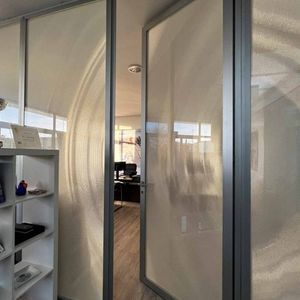 Removable partition - LOOP - BENCORE - modular / composite / glass