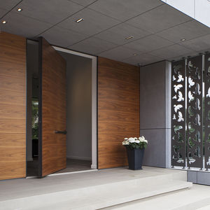 Entry door - SYNUA | Skydoor - Orizzonti Verticali - Oikos Venezia ...