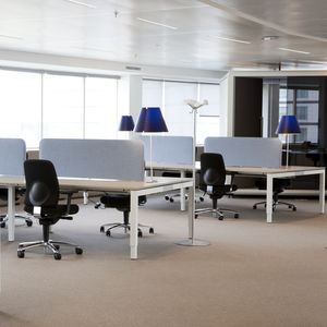 Desk mounted office divider - BUZZIDESK SPLIT - BuzziSpace - fabric / blue