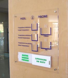 Wall-mounted signage plate - PPH01 - Signo - brass / for sanitary ...