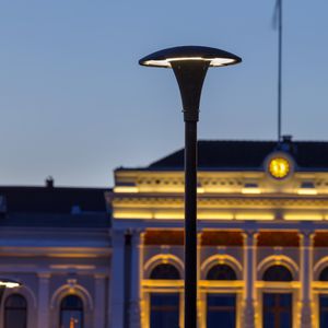 Urban lamp post - PROMENADE - Arcluce S.p.A. - contemporary / cast ...