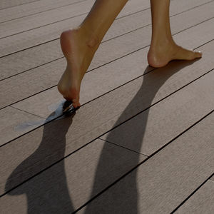 Wood-plastic composite decking board - QUALITA 020F - GEOLAM - grooved ...