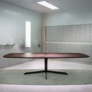 Star base dining table - All architecture and design manufacturers
