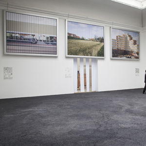 Wall-mounted display panel - TRIVISION XP - Triplesign System AB ...