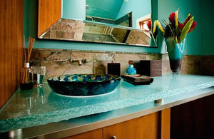 Glass vanity top - BATHED IN LIGHT - ThinkGlass