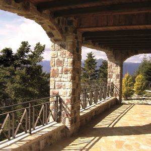 Concrete wall cladding - CLASSIC : HIGHLAND CREAM - Mathios SA ...