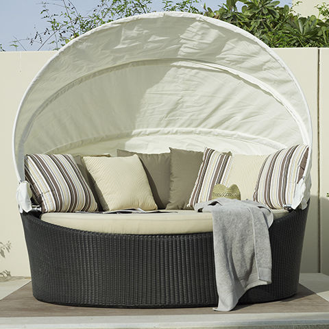 Contemporary sun lounger - ROUND - Rattan House - rattan / garden