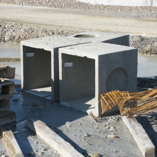 Precast concrete manhole - Prefabricados Alberdi - recessed / for cables