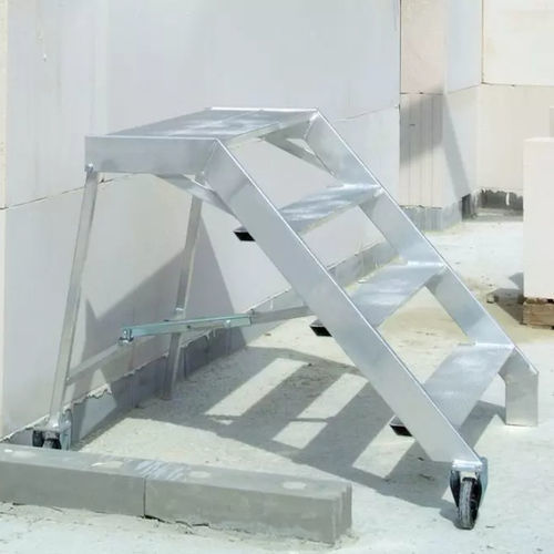 Commercial step ladder - Böcker Maschinenwerke GmbH - work