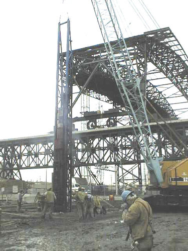 Diesel impact hammer - MODEL D62-22 - American Piledriving Equipment Inc.