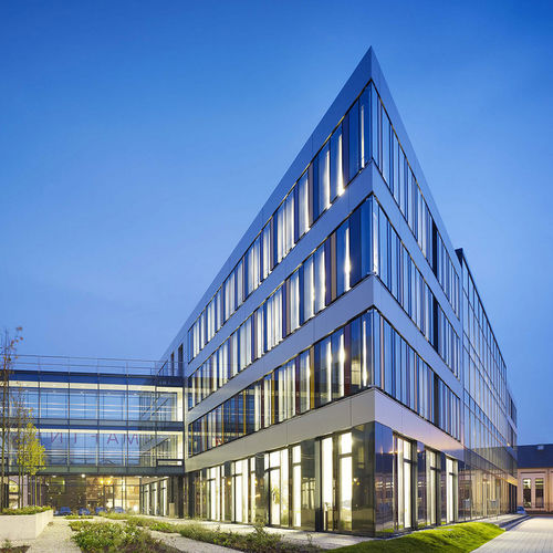 Cassette cladding - MAFINEX TECHNOLOGIEZENTRUM - ALUCOBOND - composite ...