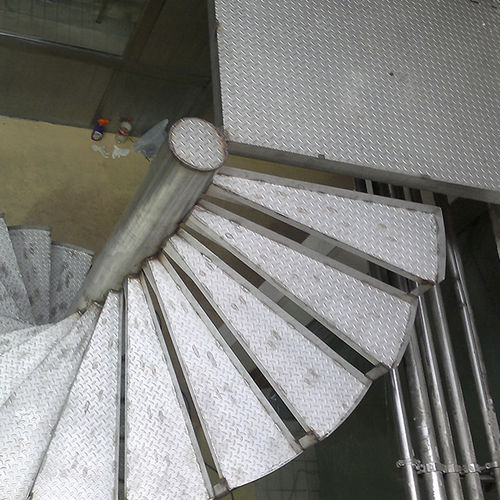 Straight staircase - Ban-Inox - half-turn / stainless steel step ...