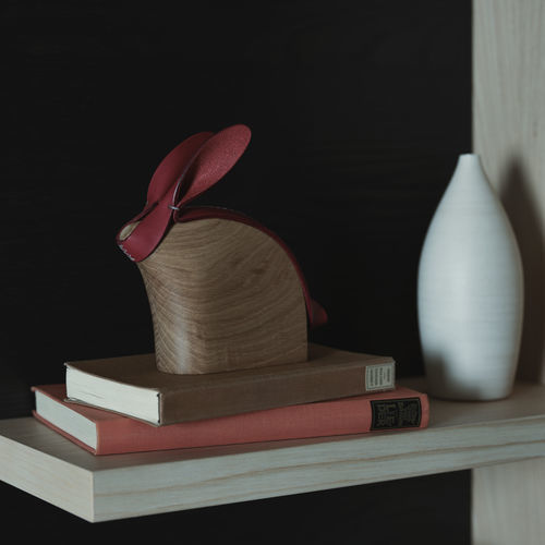 Ash sculpture - Ezo Rabbit - CondeHouse - oak / cowhide / free-standing