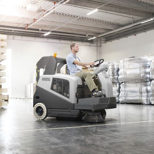 Ride-on sweeping machine - SWEEPER SW5500 D - NILFISK