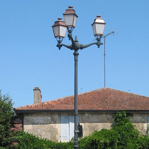 Cast iron lamp post arm - CONCORDE - ECLATEC International