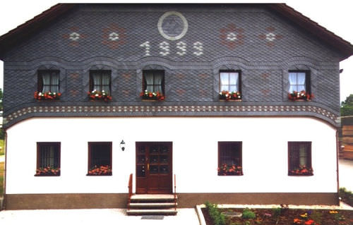 Slate wall cladding - FISH-SCALE CUT - Theis-Böger Schiefer-Pizarras ...