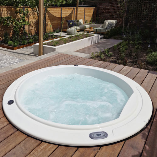 Round Garden Tubs Round Wood Powered Hot Tub For Sale UK [UPDATED]