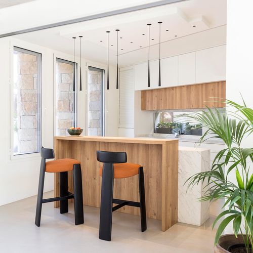 Contemporary stool - ORU - Andreu World - leather / fabric / solid wood