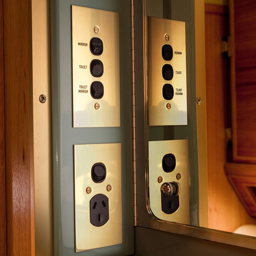 Light switch - Clipsal - push-button / recessed / quadruple