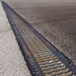 Drainage channel with grating - K SERIES - GRIDIRON S.P.A ...