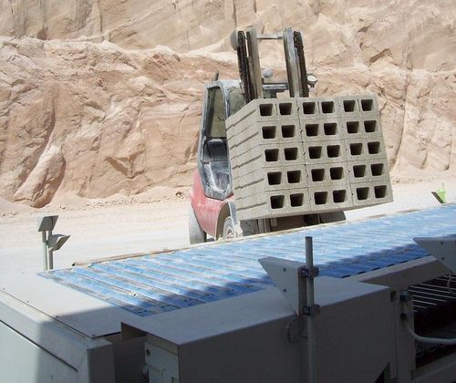 Hollow concrete block - Ballut Blocks - for load-bearing walls