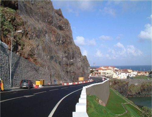 Rockslide protection - ROCKFALL – HEA PANELS & RING NETS - Maccaferri