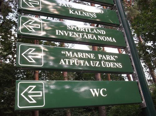 Orientation signage plate - Darba Spars - floor-mounted / metal ...