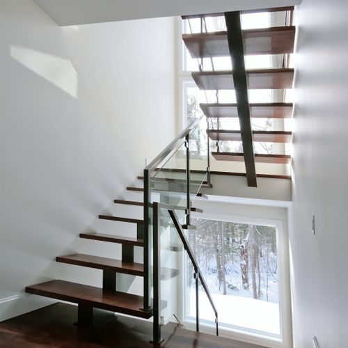 Straight staircase - BACKBONE 006 - BATTIG DESIGN - half-turn / wooden ...