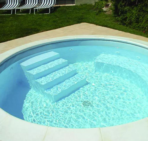 Custom swimming pool - Riviera - Piscine Acquaform - integrated coping ...