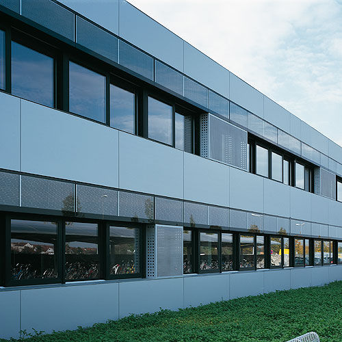 Panel cladding - SECONDARY GENERAL SCHOOL, KÖNIGSBRUNN - Schindler ...