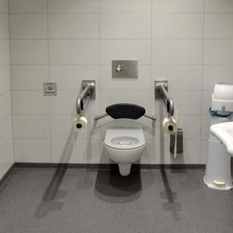Back to wall toilet - HERING Sanikonzept GmbH - ceramic / for ...