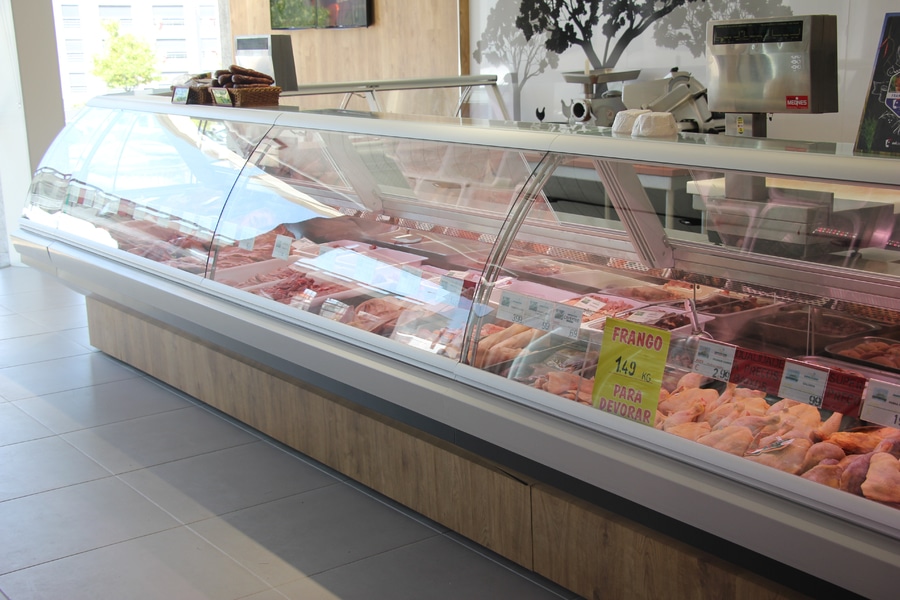 AMALIA Display Case in a Butcher Store - Viseu, Portugal - MAFIROL