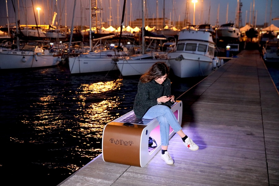 ELIOS SMART BENCH - Viale Donato De Leonardis, 70132 Zona Industriale ...