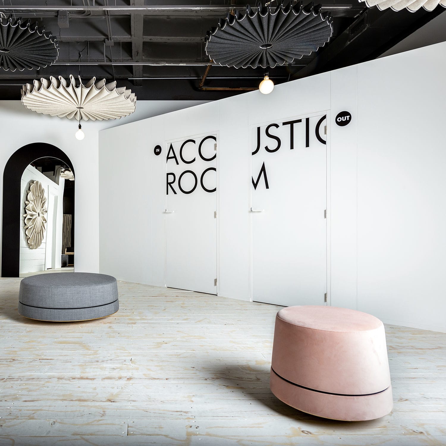 伝統的プーフ - BUZZIBALANCE - BuzziSpace/バジィ・スペース - 布製 / 木製 / 発泡体